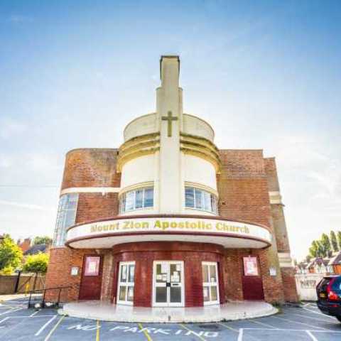 COMMUNITIES IN MOTION